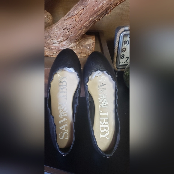 Sam & Libby | Shoes | New Sam Libby Black Scalloped Flats | Poshmark